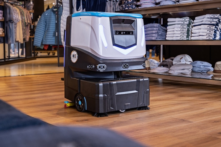ICE lanceert Cobi 18 autonome schrobzuigmachine